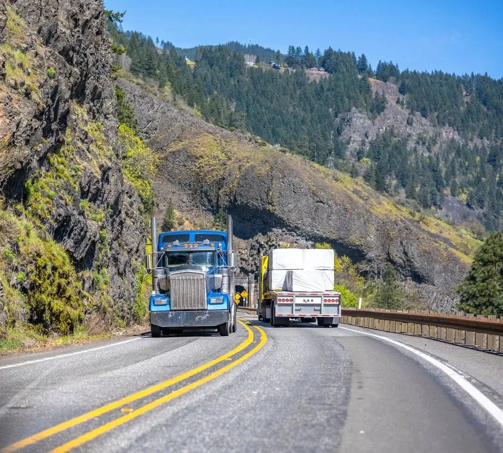 EasyTow: Heavy duty towing | Transportation of large vehicles 24/7